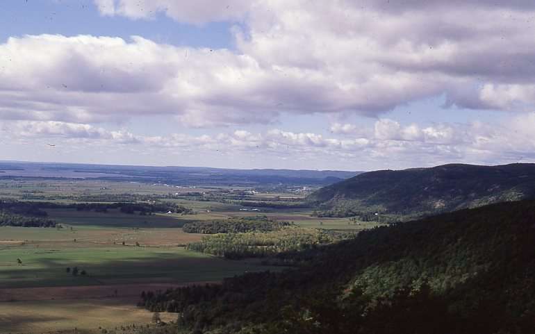 Ottawa-Bonnechere graben - BASIN ANALYSIS: SEDIMENTS AND FLUIDS